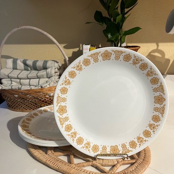 Corelle | Dining | Corelle Gold Butterflies Pattern Dinner Plates Set ...